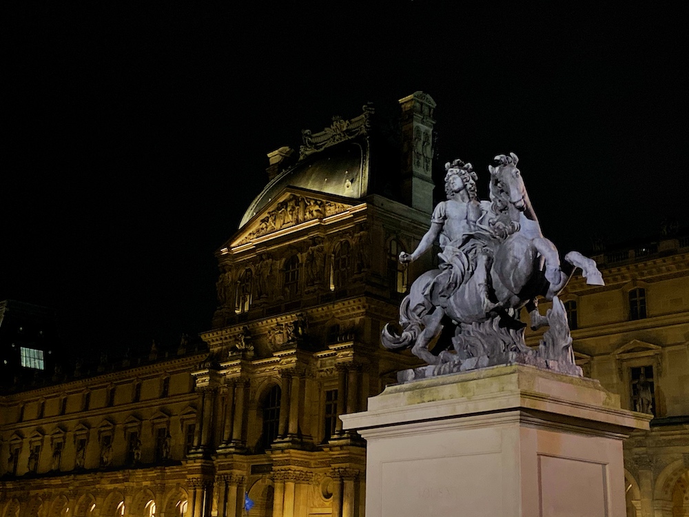 The Louvre by night In December, don't miss visiting the Christmas ...