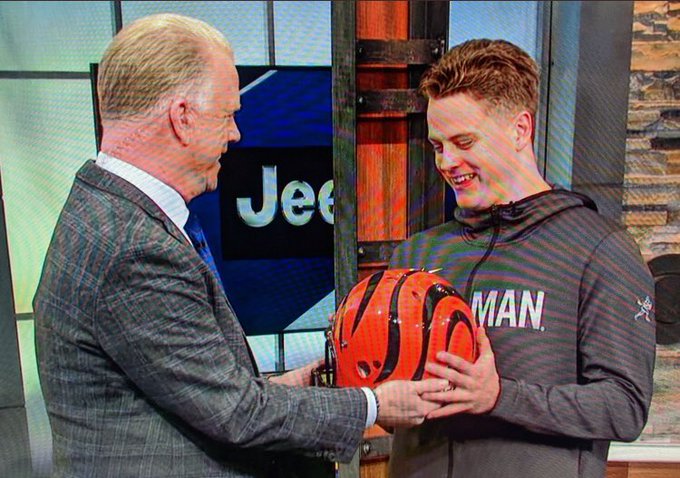 Alexandra O’Laughlin Had A Great Trip Down Under, Big Ben’s Looking ...