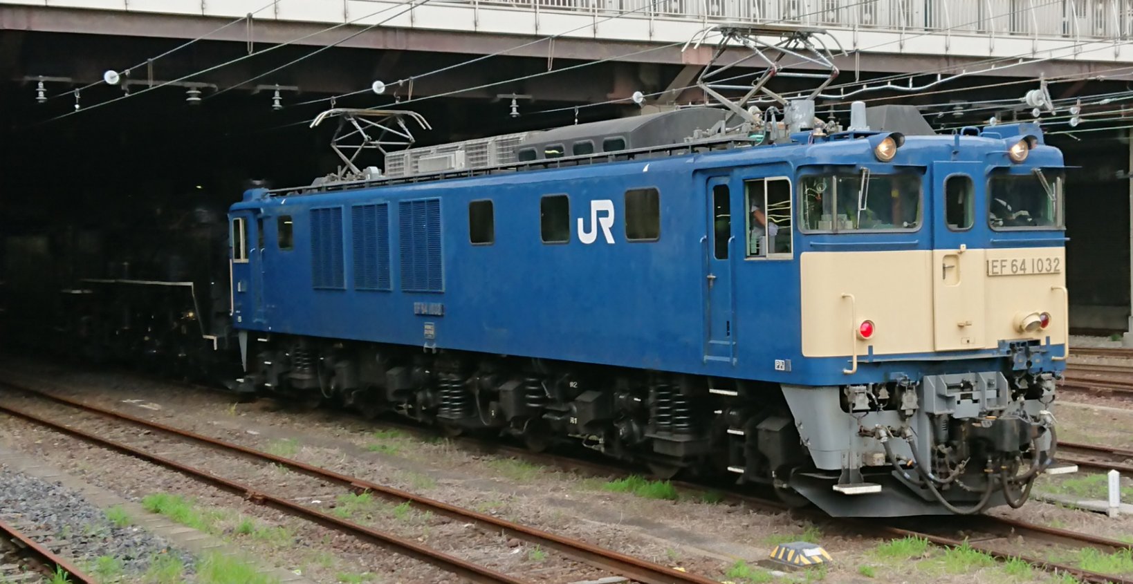浦電 on Twitter: "EF64 1032って前にも撮ってた。 2019年7/2日 EF64 1032[長岡]牽引C57 180[新津]+高ﾀｶオヤ12 C57 180[新津]OM入場 ...