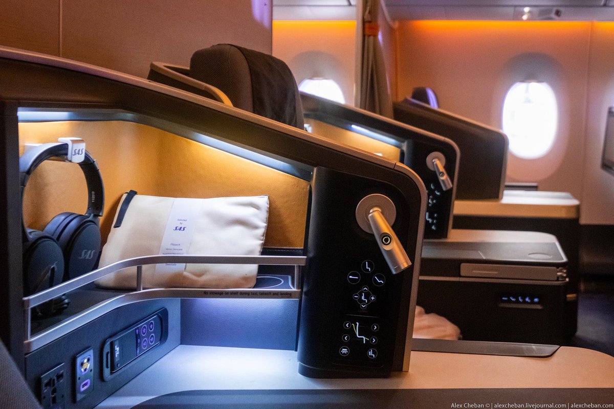 A Thread from @AeronewsGlobal: "SAS’ first @Airbus A350-900 (SE-RSA ...