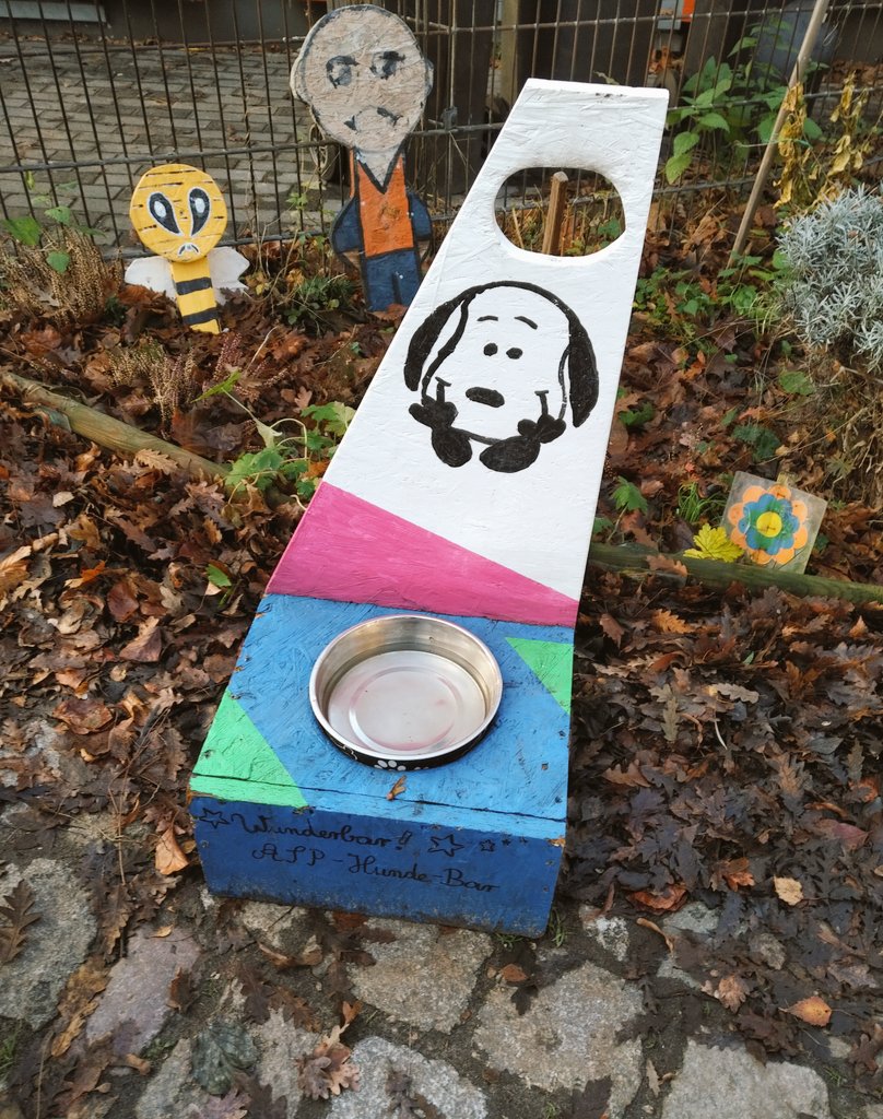 ベルリンうわの空」表紙別案。良いのができてよかったです。 未読のかたは12月17日まで、ebookjapanアプリで」Tetsu Kayamaの漫画