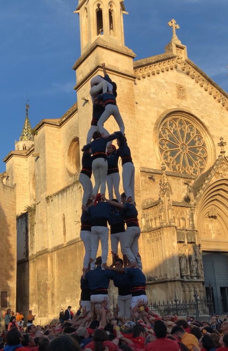 Revista Castells on Twitter: "Els #castellers @demediona han estrenat la condició de 7 aquesta ...