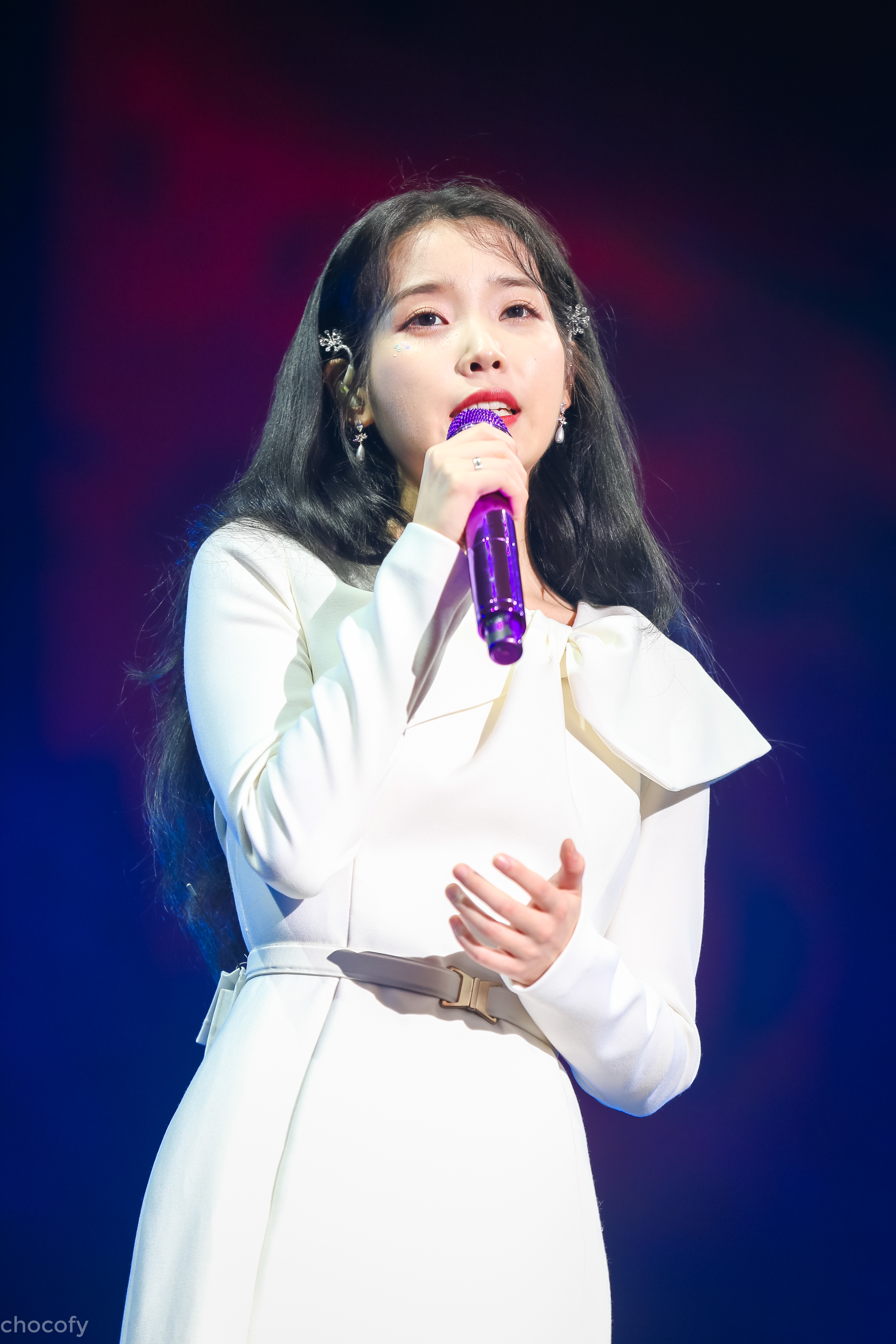 chocofy on Twitter: "191228 🤍🤍🤍 Day 1 #IUinJKT #LovePoeminJKT #아이유 #IU https://t.co/jWRJAuXD1h ...
