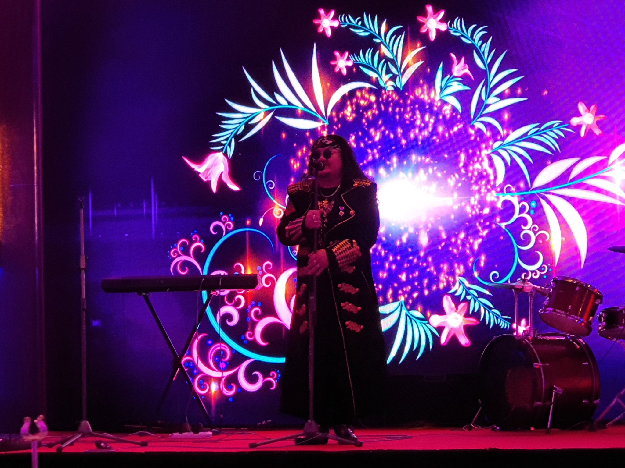 Babu On Twitter Төрийн соёрхолт болсон үдэш нь дууг нь сонсох хувьтай л байж 1🤗 Аз жаргал