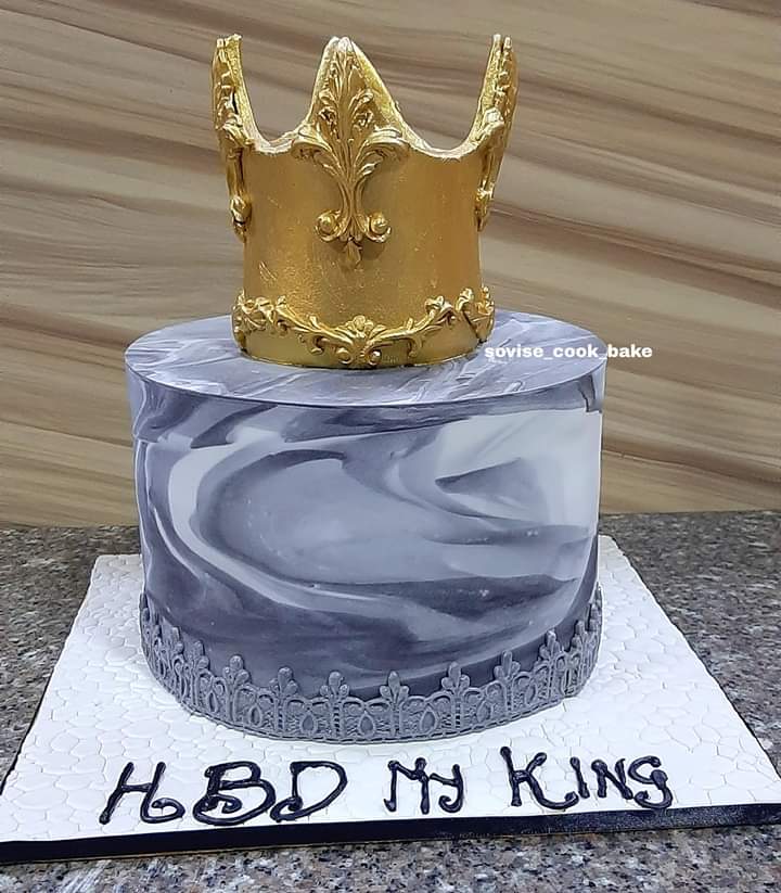 Men Crown Cake