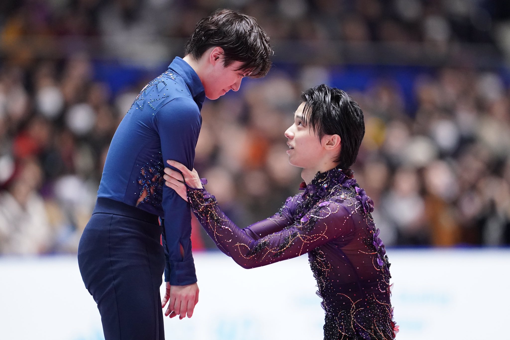 スポーツ報知 ICELINK on Twitter: "【フィギュアスケート全日本選手権】 男子FP 表彰式で声を掛け合う #羽生結弦 と #宇野昌磨 （撮影・矢口亨／photo by ...