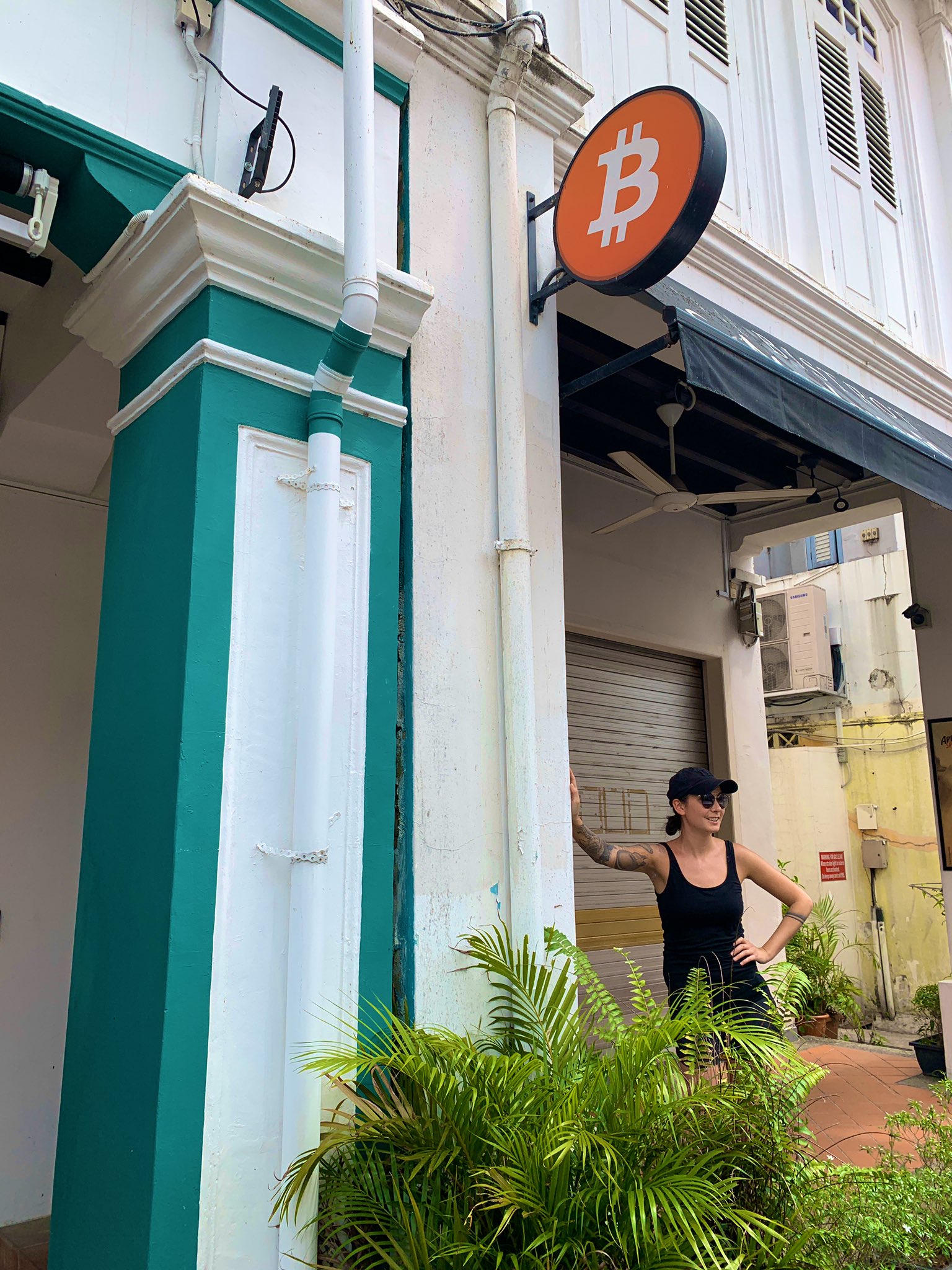 Sam Rad 🔮 on Twitter: "Finding #bitcoin all around Singapore on my #cryptotrip. 😍…