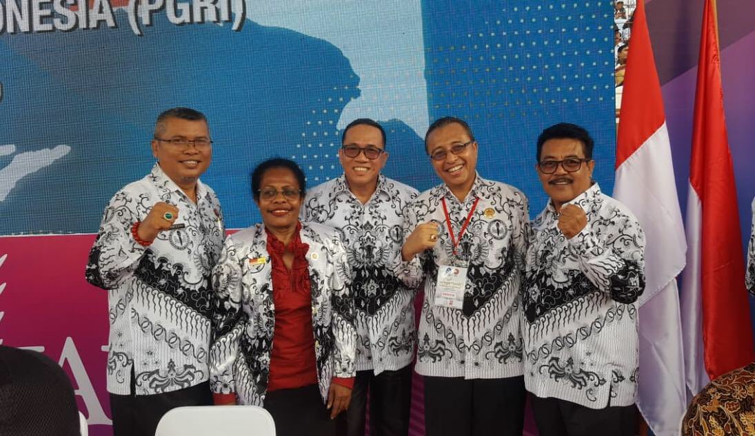 PENGURUS BESAR PGRI on Twitter: "Indahnya Indonesia, searah jarum jam: P’ Syam Sekum Sulteng, Bu ...