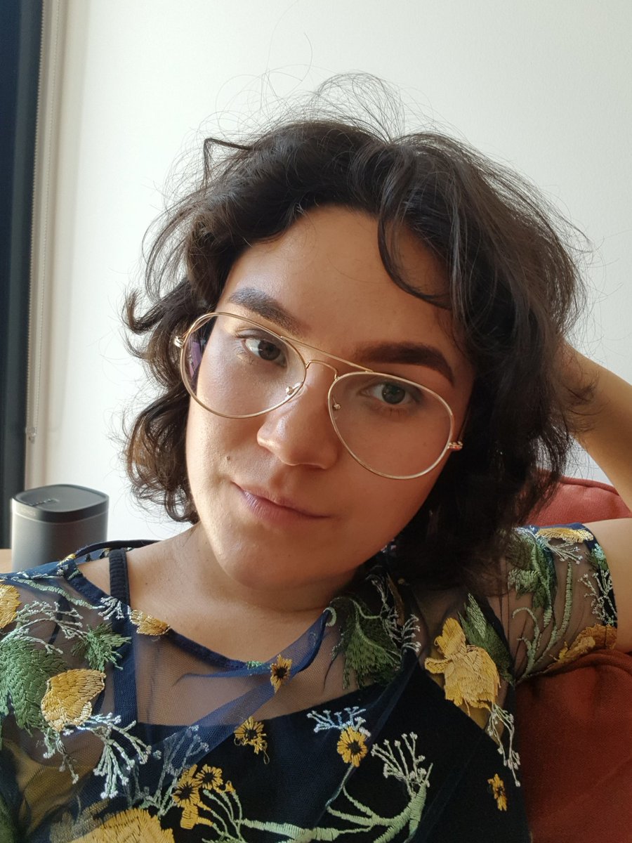 「a christmas selfie to all and to all a c」|Ariel 'Buy Witchy 2' Riesのイラスト