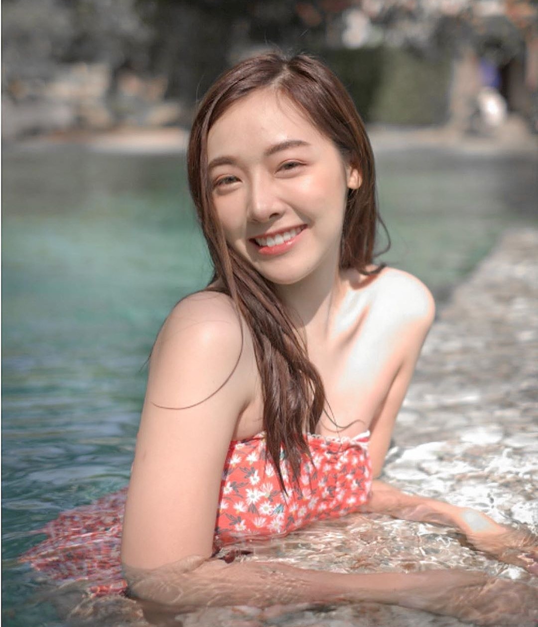 Pretty Girl With Brown Hair And Swag