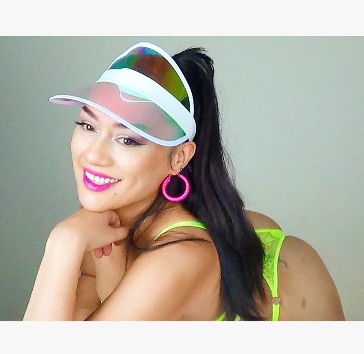 Tw Pornstars 3 Pic Shantel Dee Twitter Gonna Go Hit Some Balls
