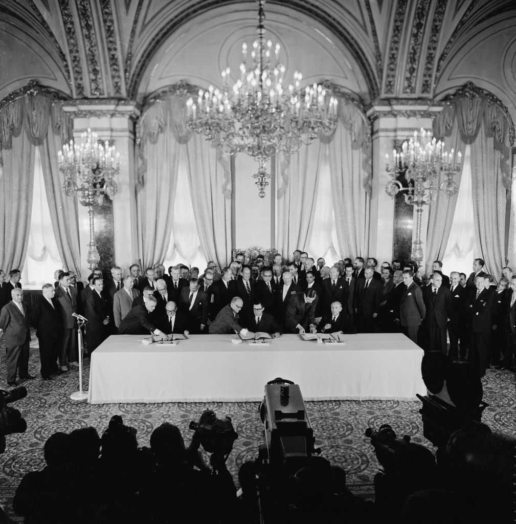 Bloomberg Opinion on Twitter: "@andreaskluth During the Cold War, the U ...