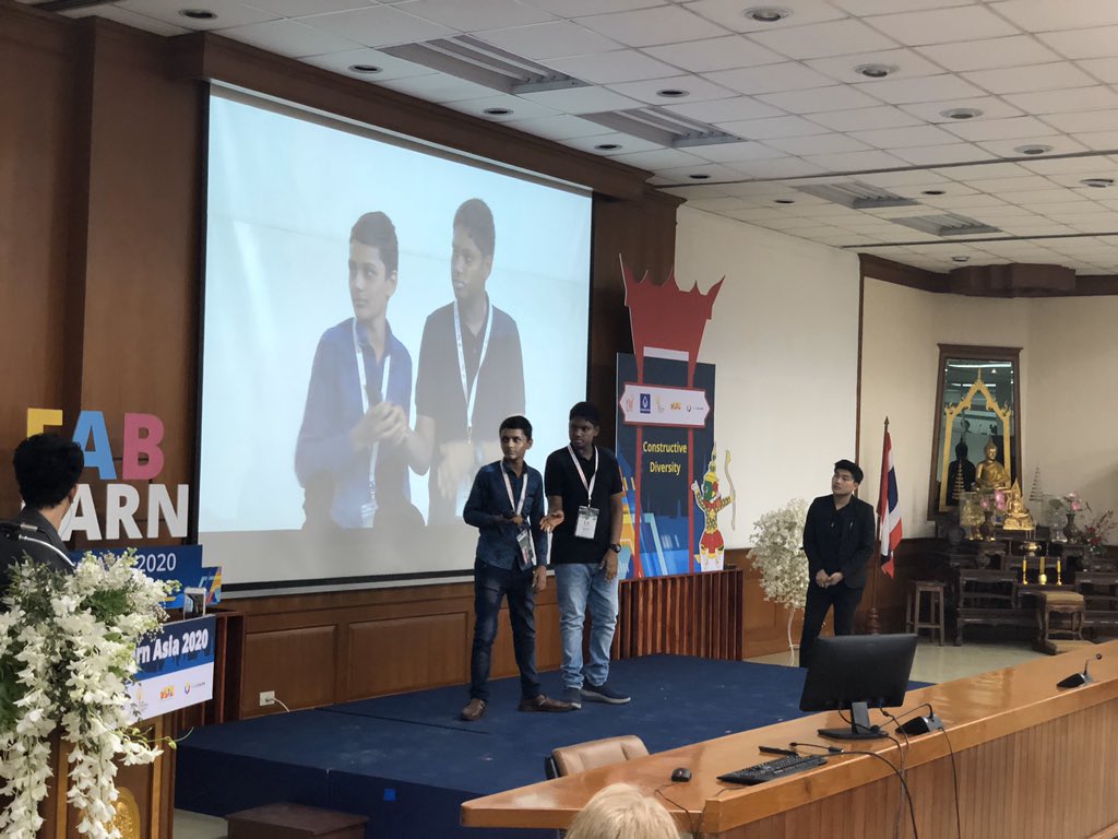 Paulo Blikstein on Twitter: "K-12 students presenting their incredible maker projects at ...