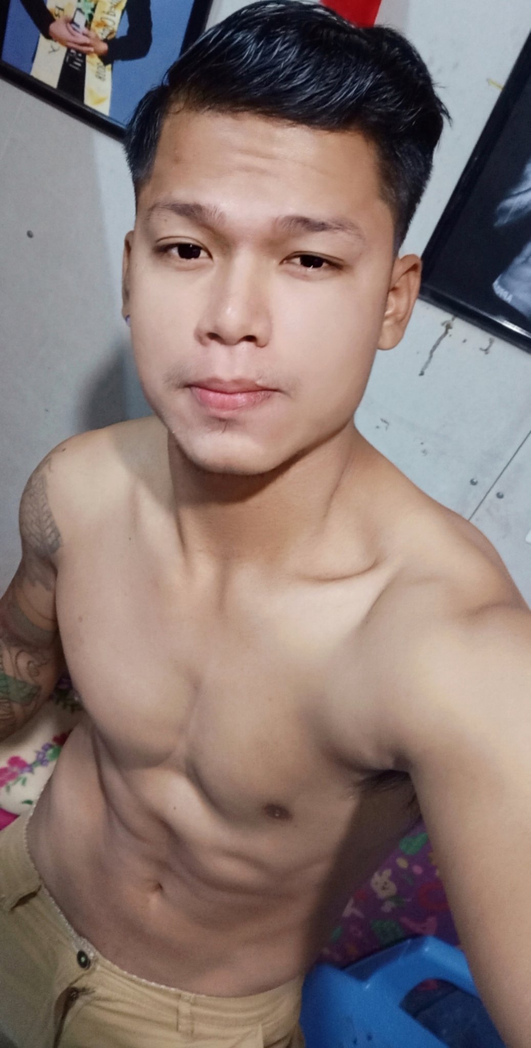 Moe Thauk Oo on Twitter: "GYMေတြေဆာ့လုိ႔ဝိတ္ေတြေလွ်ာ့မယ္ 💪💪💪 ငါပုံတုန္းႀကီးမဟုတ္ေတာ့ဘူး😂😂😂 M.T.O ...