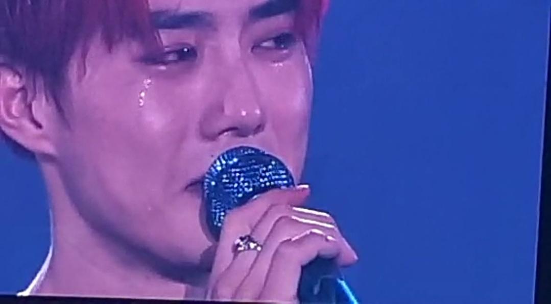 Exo Suho Crying