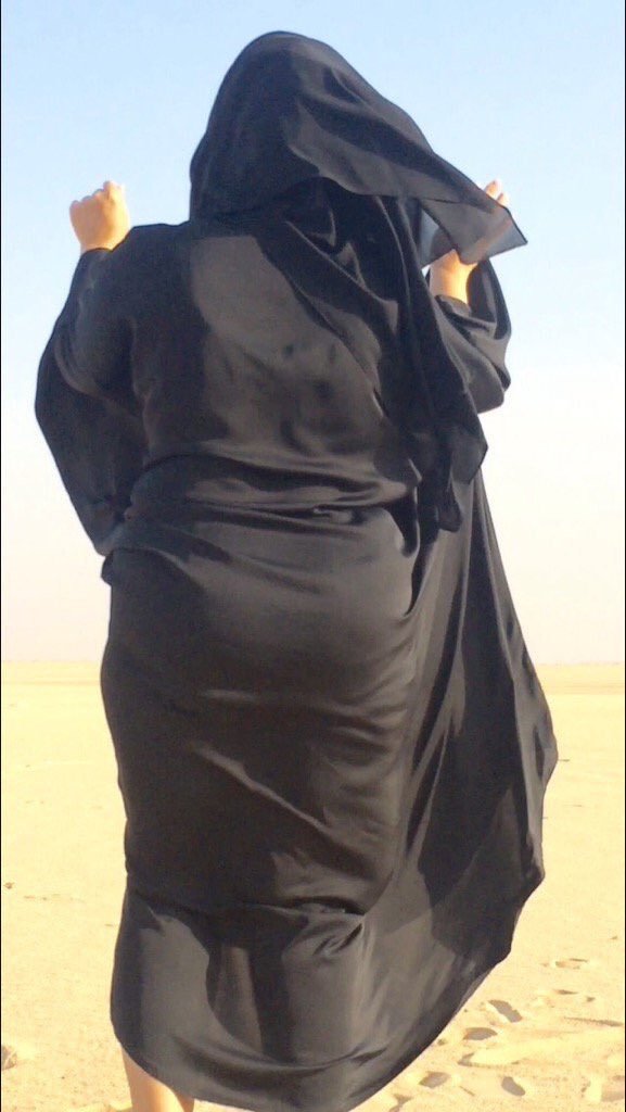 محارم on Twitter: "#ديوث #ديوث_اختي هذي الشيخه بنت الشيوخ طالعه للمخيم مع صاحباتها https://t.co ...