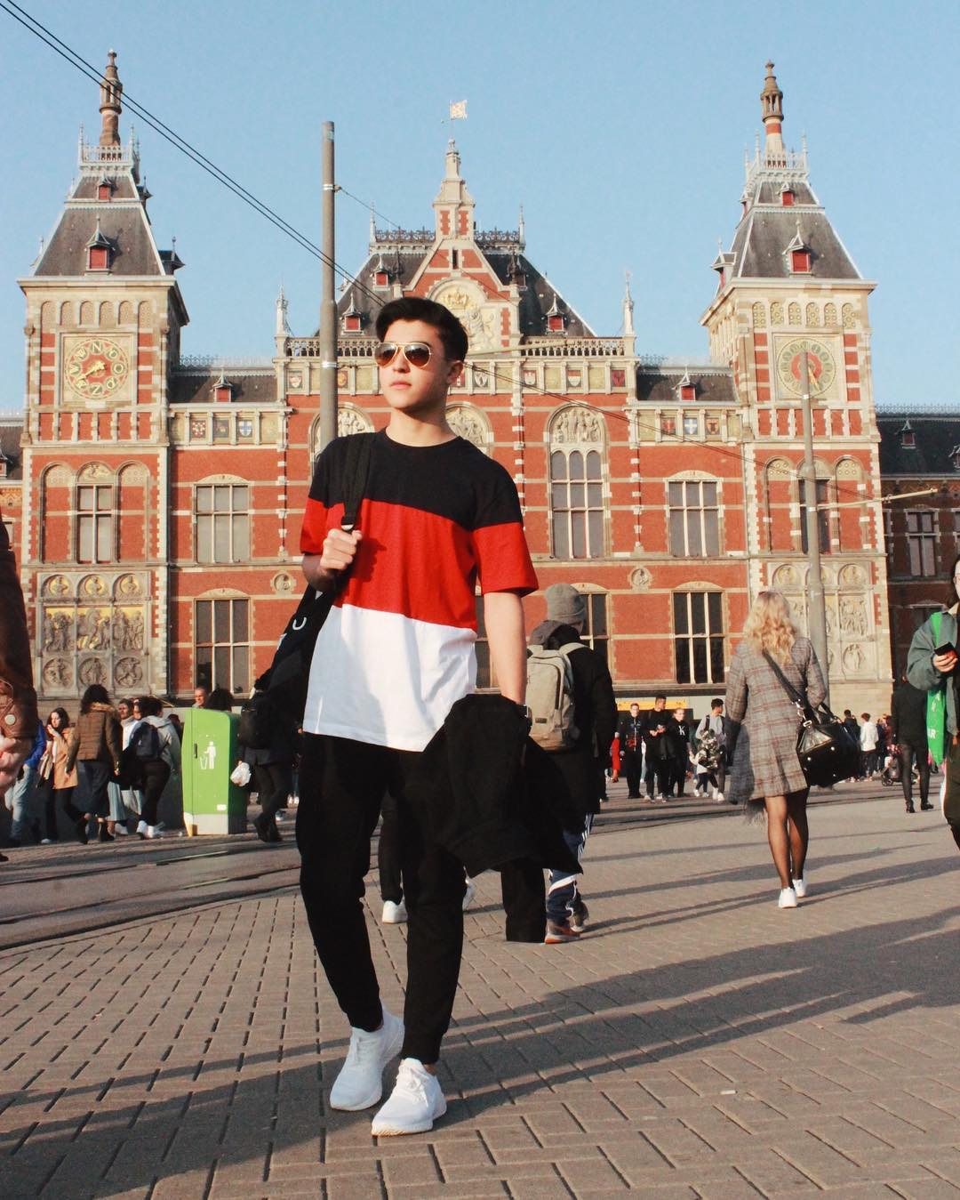 Nana ♡༄𓅪 on Twitter: "Name: Patrick Finkler (Pat) Dob: 20 Oktober 2003 *Tolong banget Patrick ...