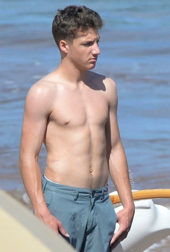 Jake Short Shirtless 2024