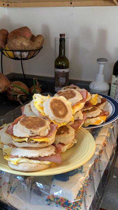 TW Pornstars - Chris Petrone. Pictures and videos from Twitter.