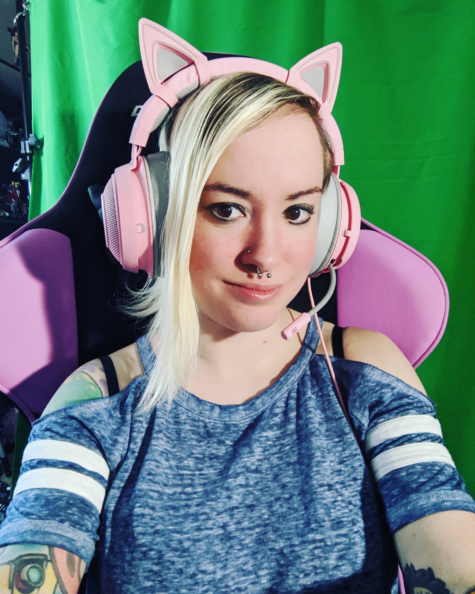 TW Pornstars - Trinity Katze They/them. Twitter. On twitch. 12:59 AM - 7 Jan 2020