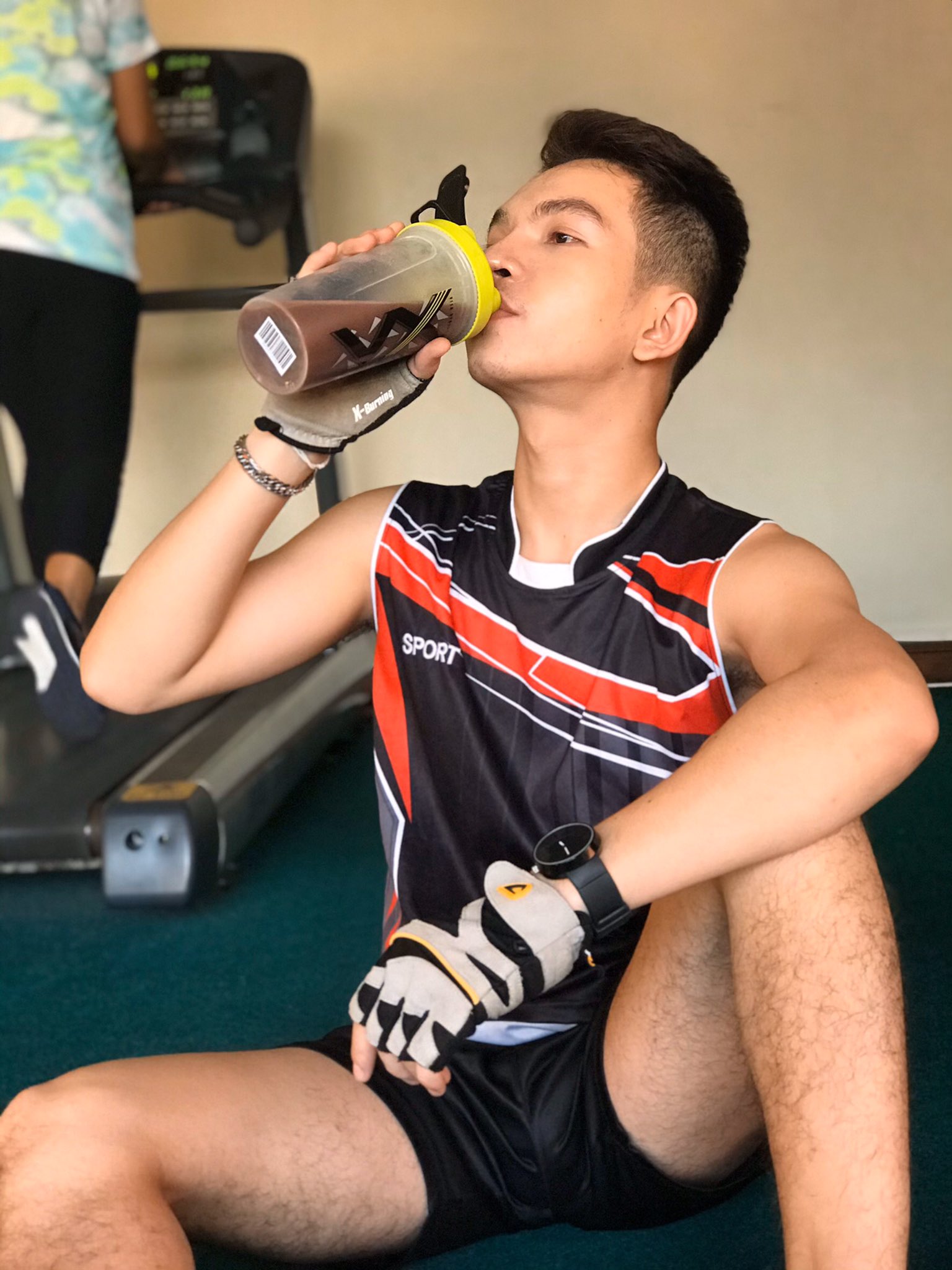 บักฝรั่ง on Twitter: "อาการมันเป็นยังไงไหนพูดสิ จตุพงษ์ ? 55555555555 #JohnnyJ #gym # ...