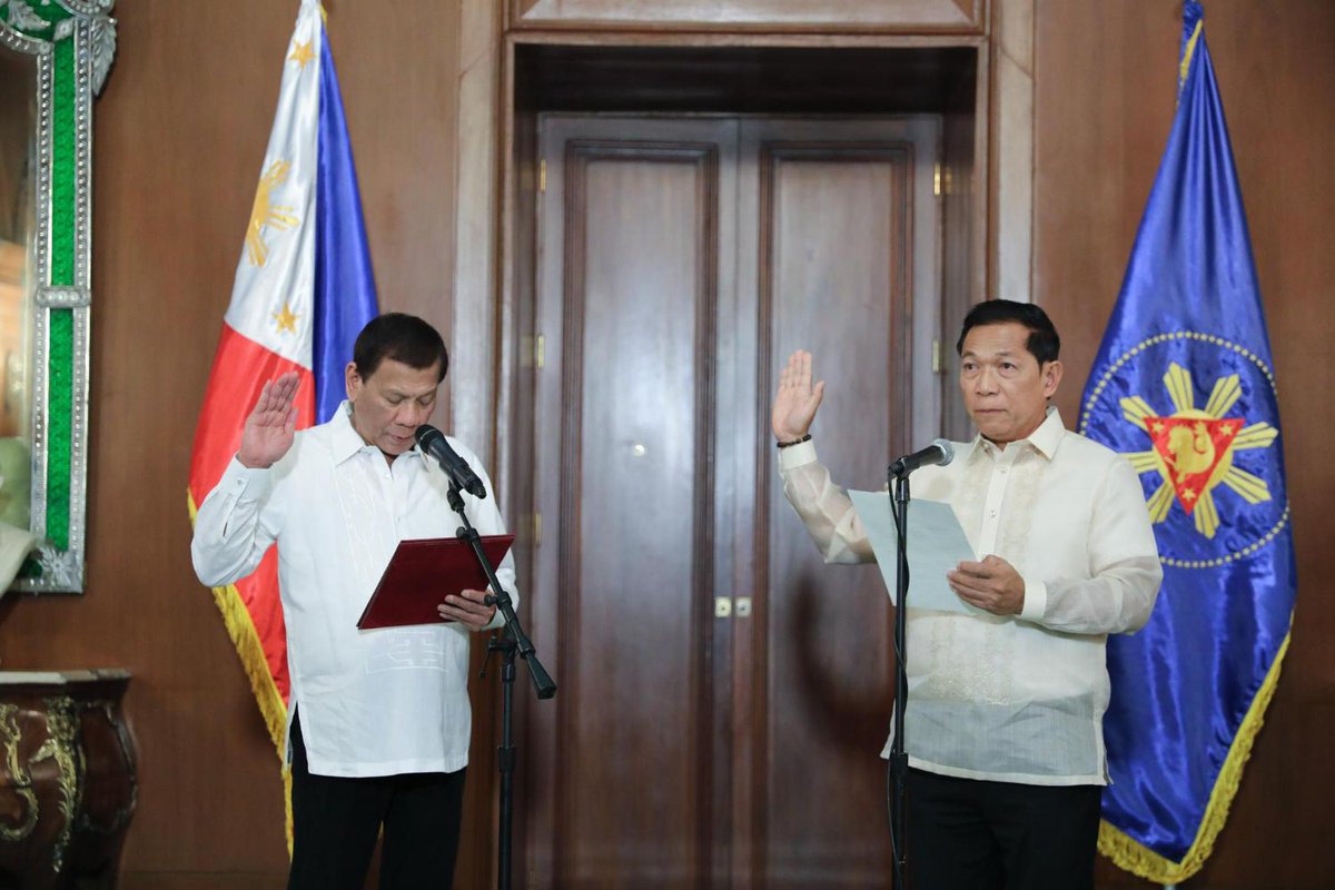 LOOK: President Rodrigo Duterte administers the oath to newly-appointed ...