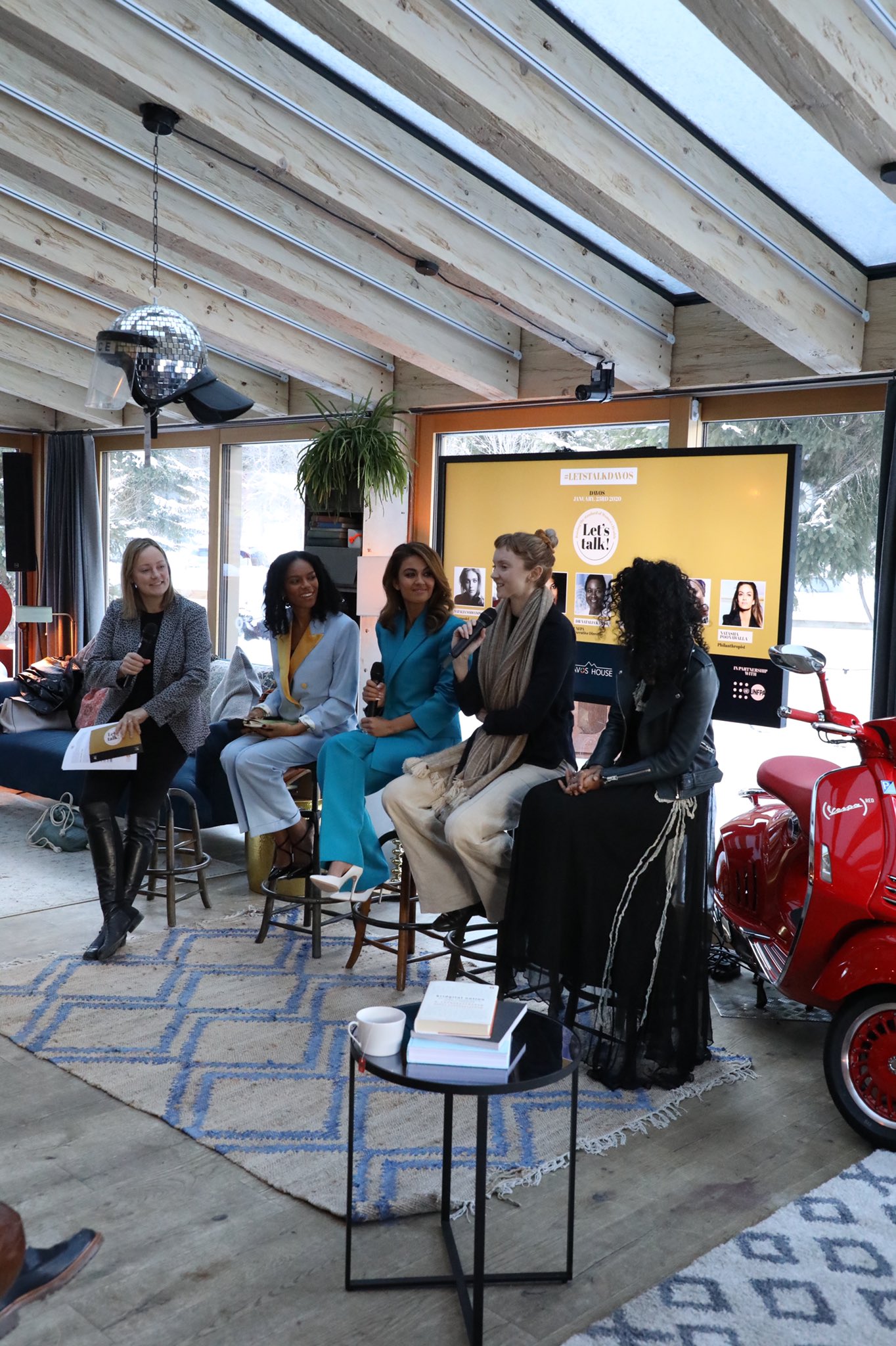 NataSupernova) / Twitter