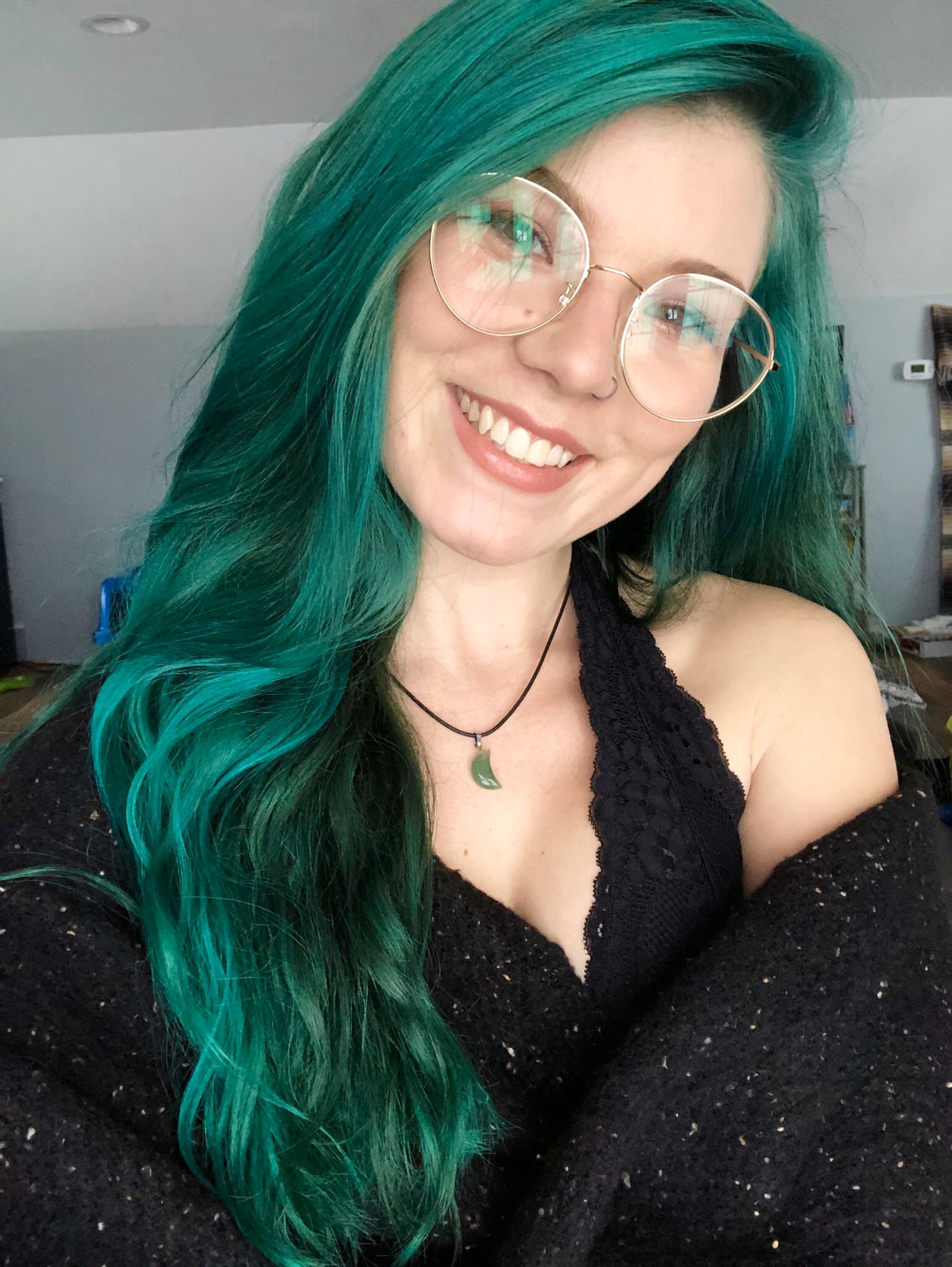 Green Hair Styles You Can Rock Right Now - KAYNULI Green Hair Styles You Can Rock Right Now - KAYNULI