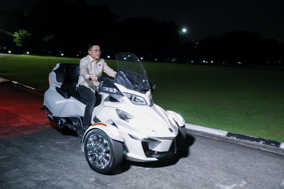 LOOK: Amid the Taal Volcano eruption, Senator Bong Go posts a photo ...