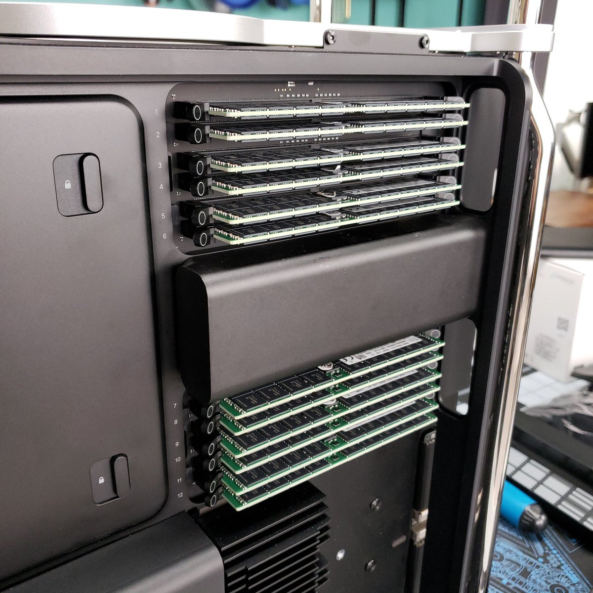 Apple Mac maxed out with over 6000 tabs of Chrome uses 1.4TB of RAM