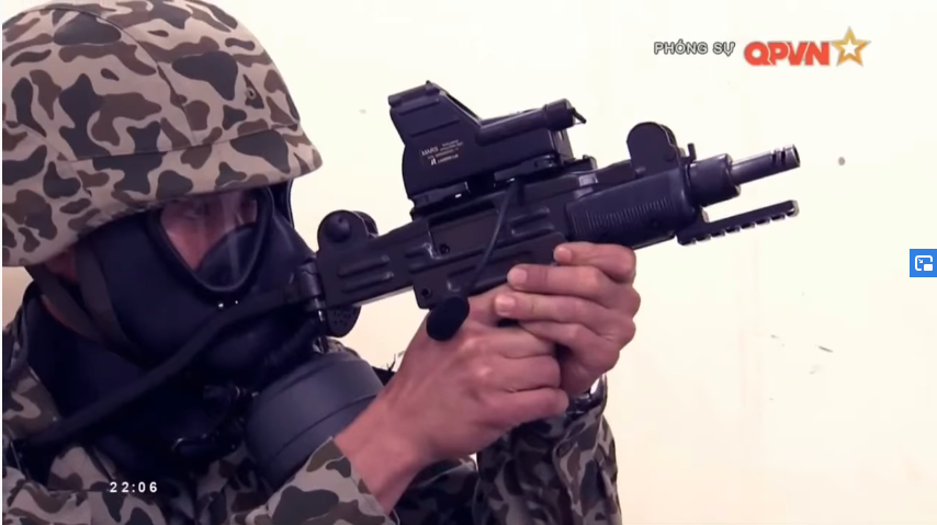 Lee Ann Quann on Twitter: "Israel Uzi SMG used by soldiers of Vietnam Special Force. Depending ...