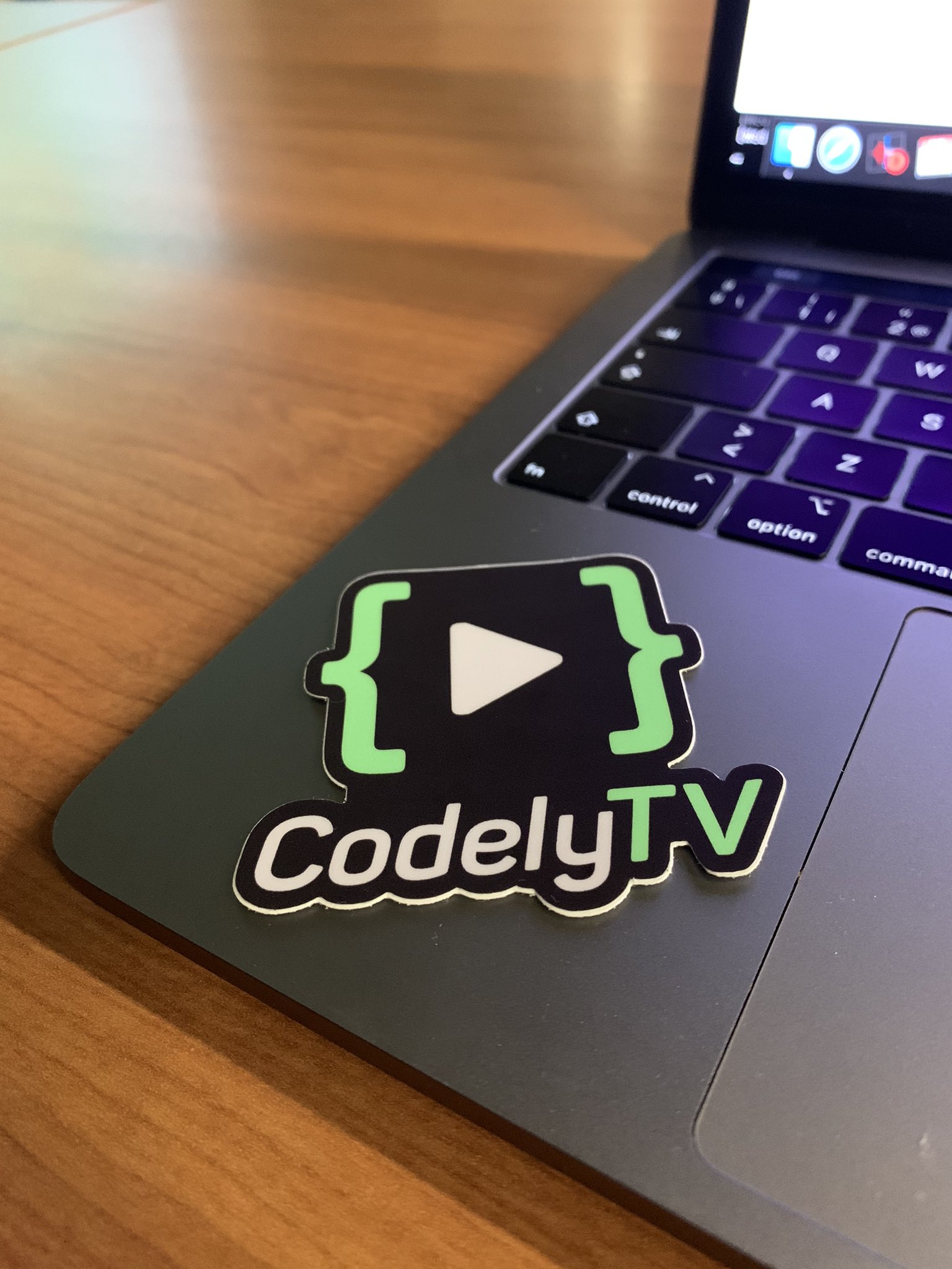 Manchi on Twitter: "And the sticker goes to... G4!@CodelyTV #challenge #mpwar…