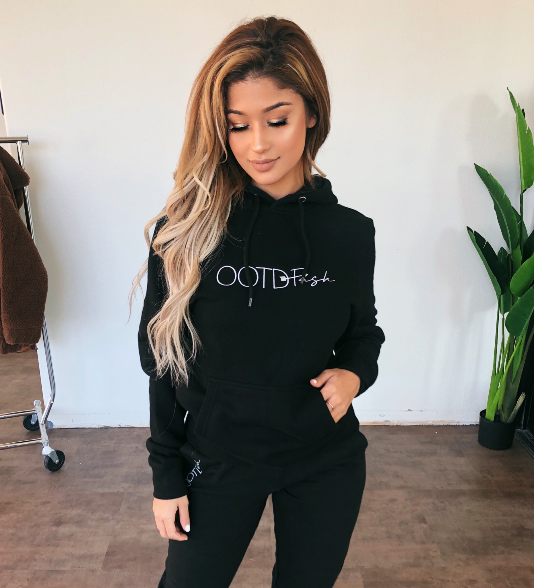 OOTDfash boutique on Twitter: "Red or black ? 😭😻🔥 Who wants one ? 🙋🏻‍♀️ ️…