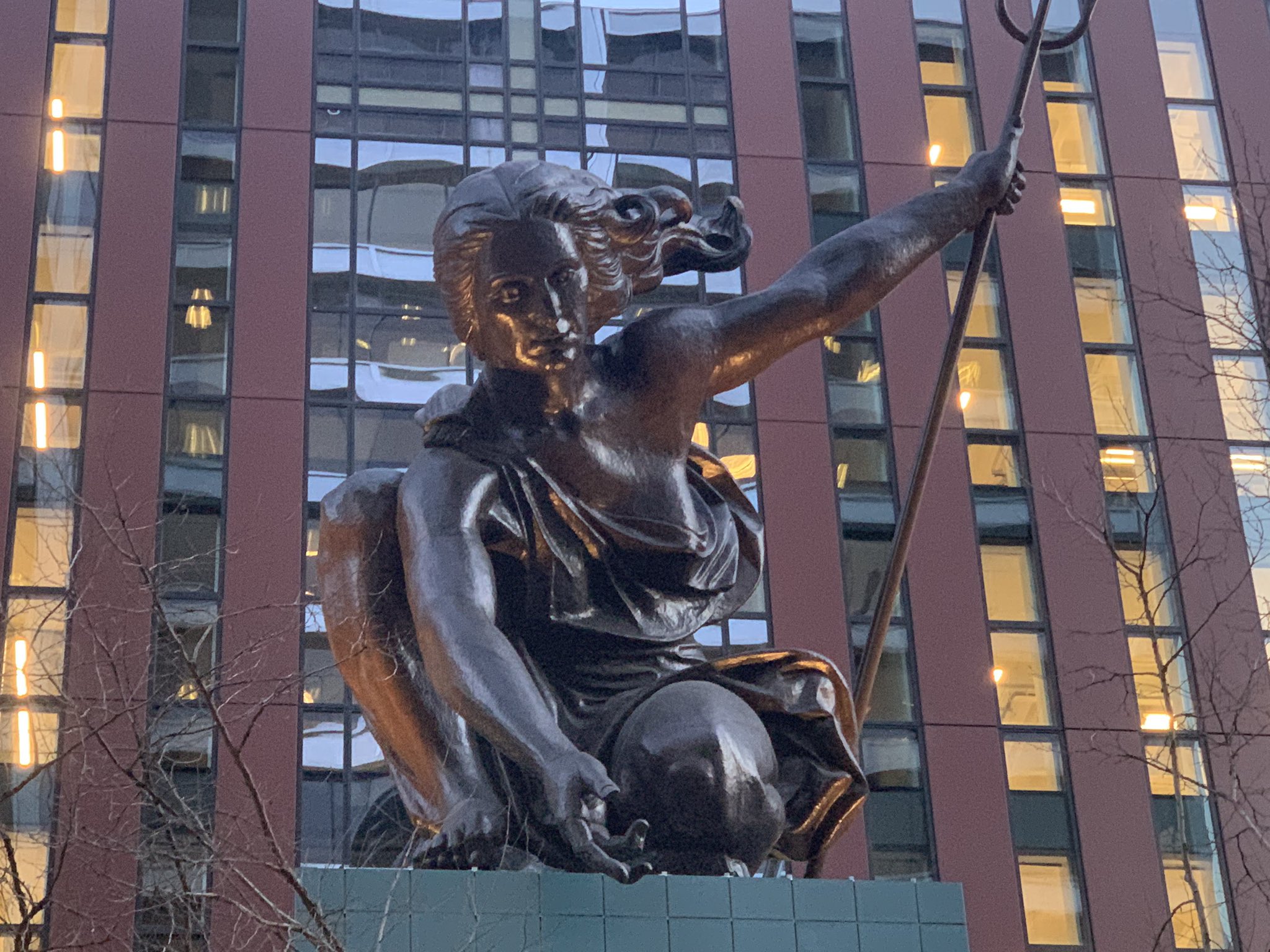 Portlandia Pull Out King Clipart