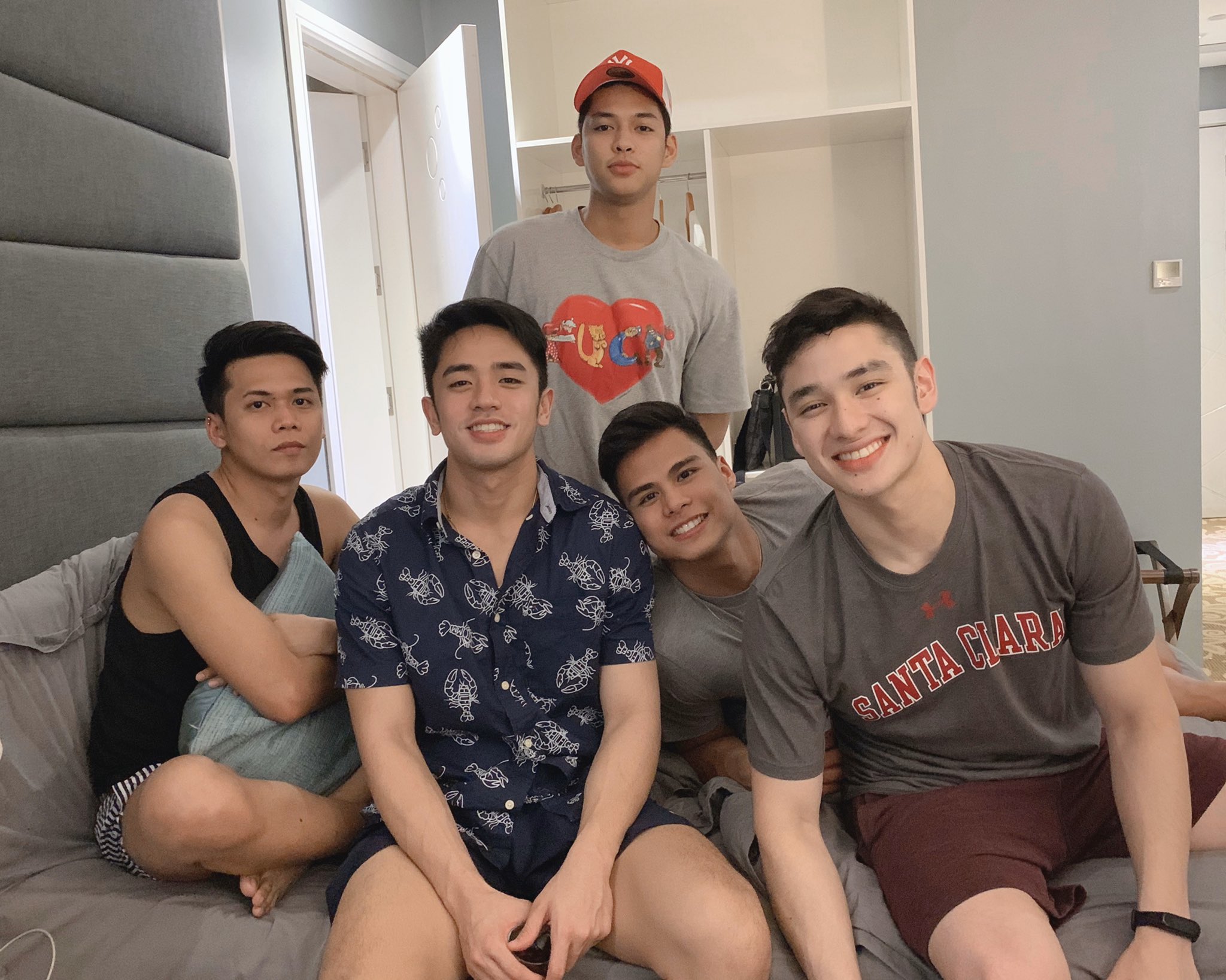 Joric Pecson on Twitter: "Dami naman lalaki sa room ko... https://t.co/W3vCVdzd3Z" / Twitter