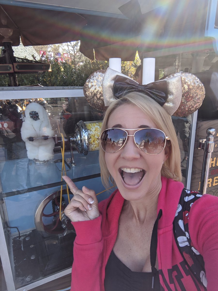 Lisa Menold's Instagram, Twitter & Facebook on IDCrawl