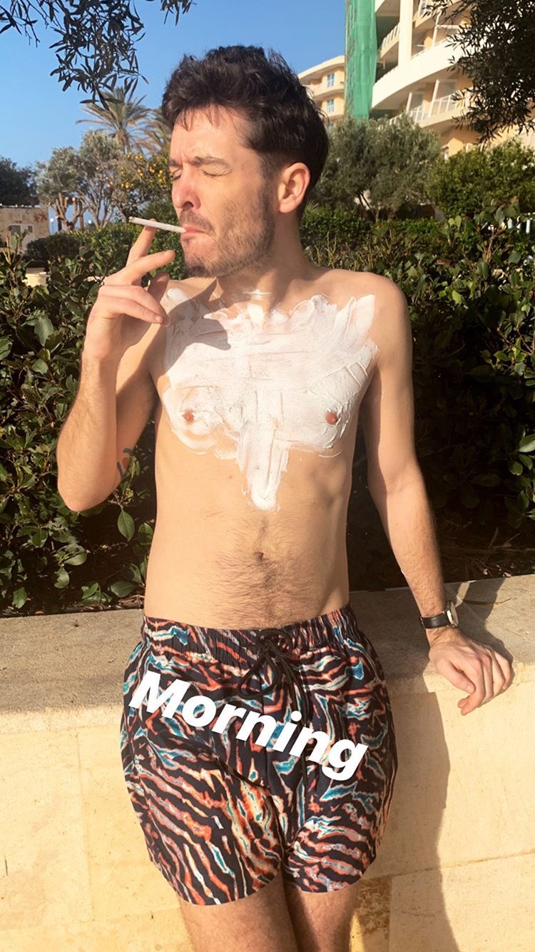 Alexandre Vlahos Torse Nu