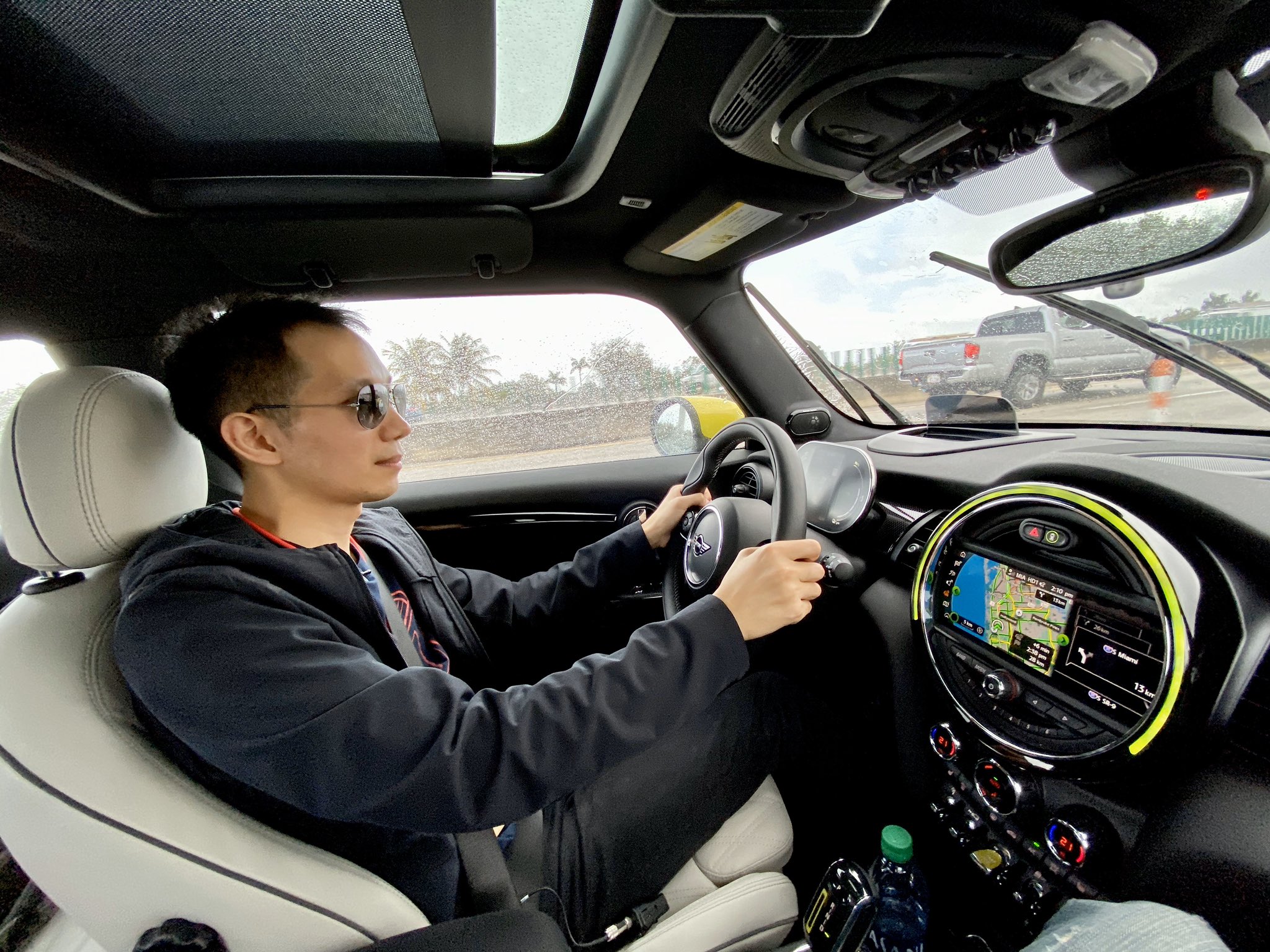 spin9 on Twitter: "วาร์ปมาไมอามี่ จากคำเชิญของ @MINI เพื่อมาขับคันนี้ครับ ⚡️ MINI Electric ⚡️ ...