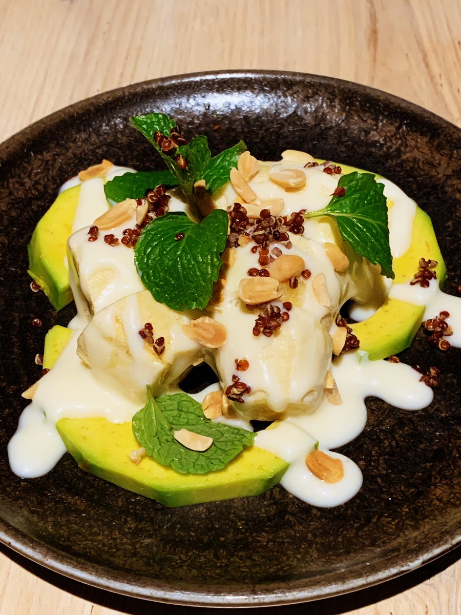 Super picturesque vegan food in 🇻🇳 Vietnam, a thread ⬇️ Roots Cafe ...