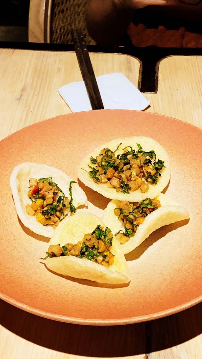 Super picturesque vegan food in 🇻🇳 Vietnam, a thread ⬇️ Roots Cafe ...