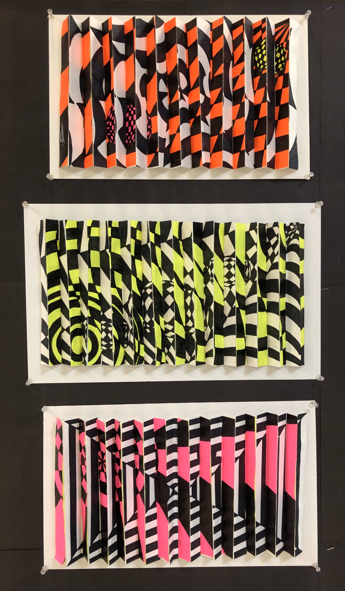 Donna Cariola on Twitter: "3D-2 view op art “agamographs” by 8th ...