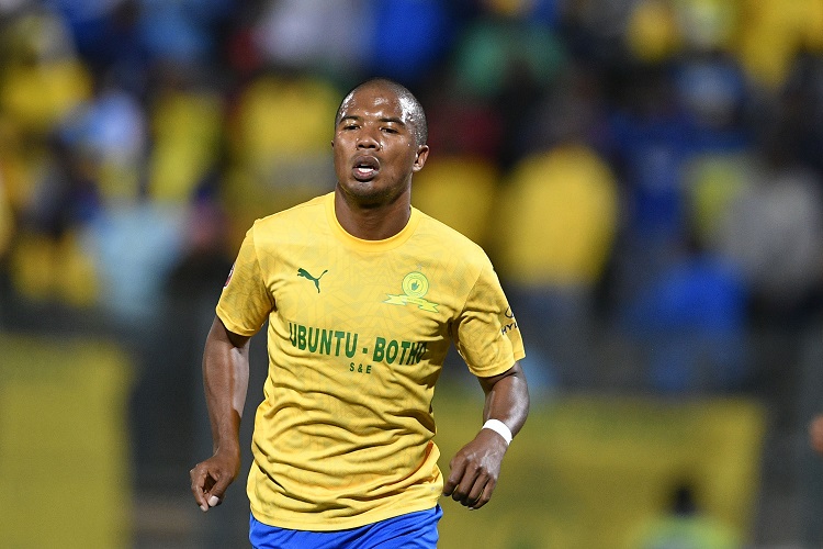 Sundowns aim first for the stars: Mamelodi Sundowns winger Lyle Lakay ...