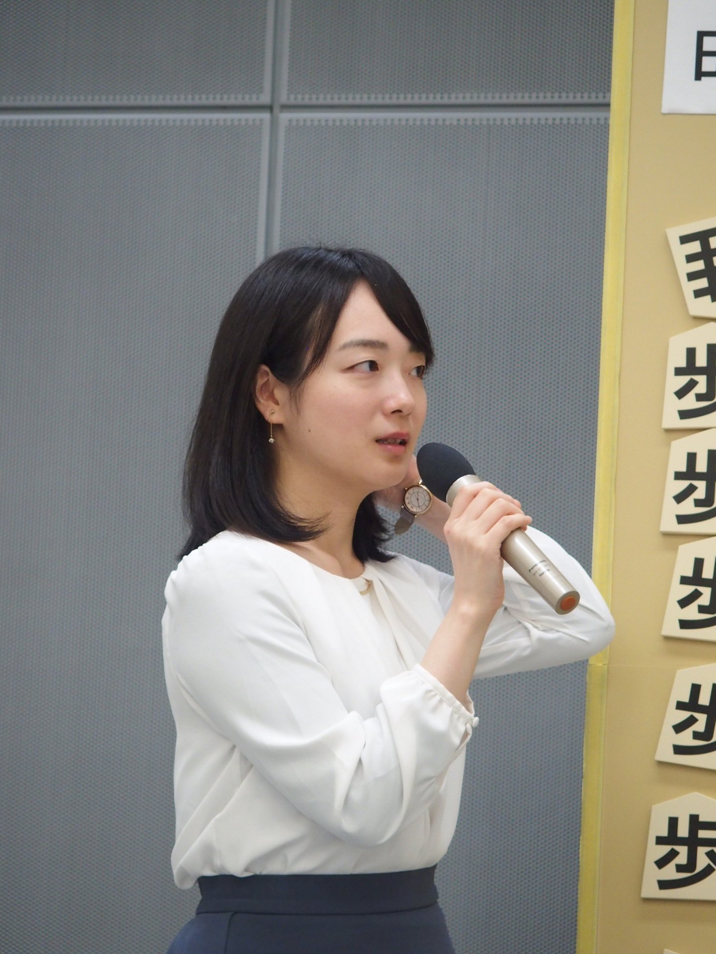 Akio Kiyomichi on Twitter: "馬を作って激しくなる。 会場はほぼ一杯で、「皆さんどこから来ましたか？」と聞いてます。 https://t.co/zIdmnxBIlR ...