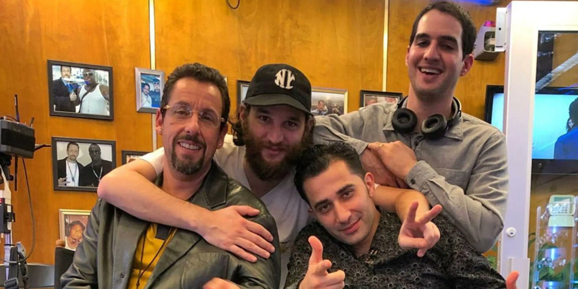 Pablo Planovsky on Twitter: "También le vende a famosos. En un video le ...