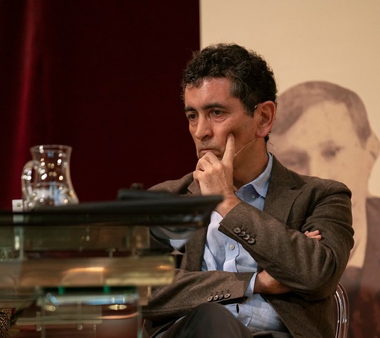 bataclana | Diccionario de la lengua española | RAE - ASALE