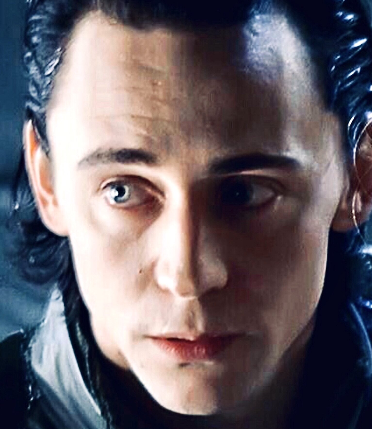 Tom Hiddleston Loki Eyes