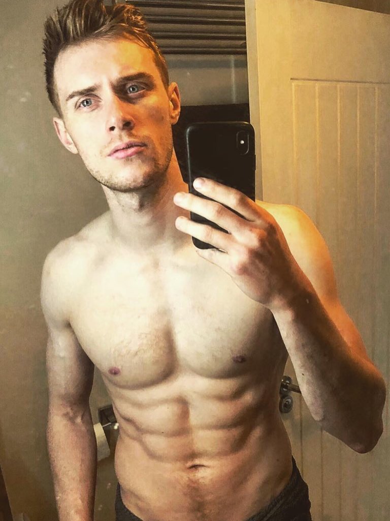 Sean ferguson (@crazycatgay02) さんのコスプレ作品まとめ (17 件) - Twoucan