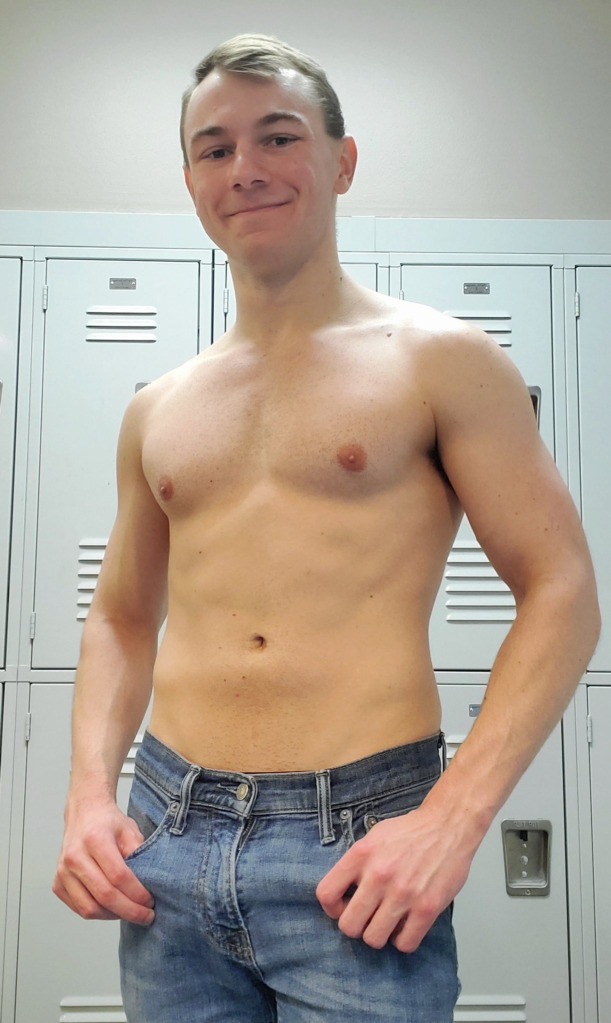 Blake Ellis (XXX) on Twitter: "What is a workout w/o one shirtless selfie? https://t.co ...