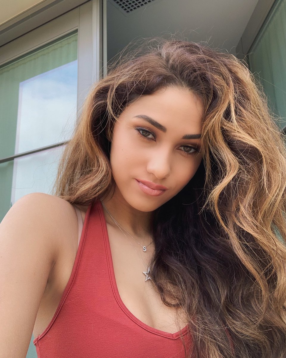 Skylar Stecker's Instagram, Twitter & Facebook on IDCrawl