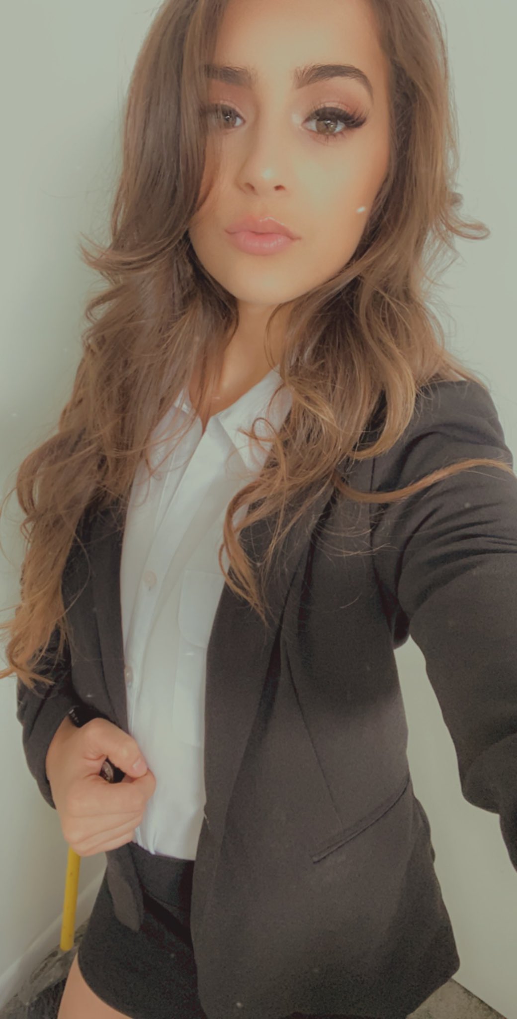 Sofie Reyez On Twitter Loved My Makeup And Outfit From Saturdays